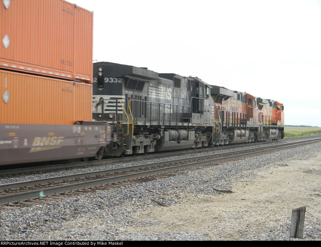 BNSF 4997